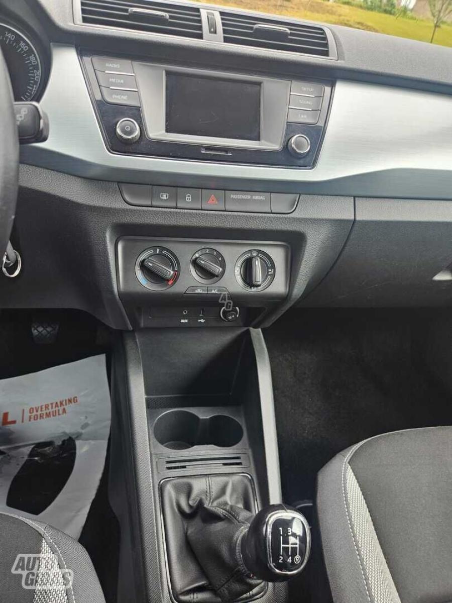 White Skoda Fabia 2016 in Kaunas, with an engine capacity of 1.00 L and mileage of 210 thousand km for 4850 €, photo 11 on AUTOMOTO.COM.LV