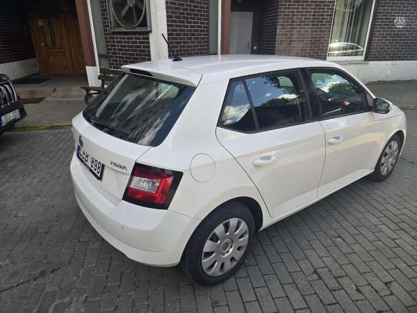 Balts Skoda Fabia 2016 Viļņa, ar dzinēja tilpumu 1.40 L un nobraukumu 239 tūkst. km par 4800 €, foto 3 vietnē AUTOMOTO.COM.LV