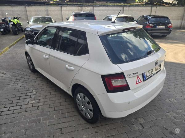 Balts Skoda Fabia 2016 Viļņa, ar dzinēja tilpumu 1.40 L un nobraukumu 239 tūkst. km par 4800 €, foto 4 vietnē AUTOMOTO.COM.LV