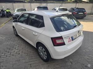 White Skoda Fabia 2016 in Vilnius, with an engine capacity of 1.40 L and mileage of 239 thousand km for 4800 €, photo 5 on AUTOMOTO.COM.LV