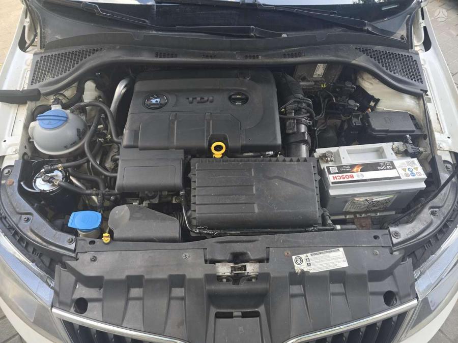 White Skoda Fabia 2016 in Vilnius, with an engine capacity of 1.40 L and mileage of 239 thousand km for 4800 €, photo 7 on AUTOMOTO.COM.LV