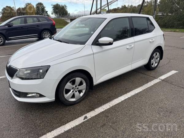 Skoda Fabia 2016 Rīga vietnē Balts Skoda Fabia 2016 Rīga, ar dzinēja tilpumu 1.20 L un nobraukumu 149 tūkst. km par 4900 €, foto 4 vietnē AUTOMOTO.COM.LV