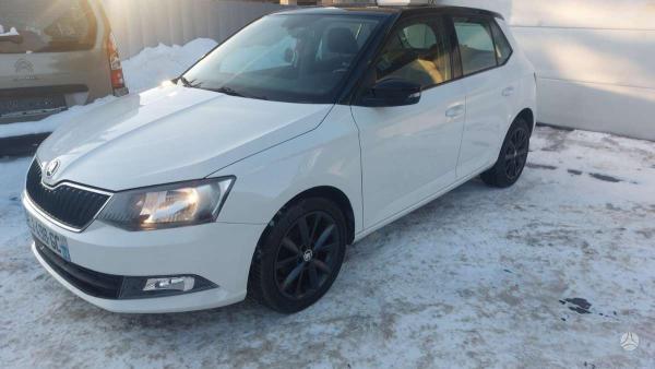 White Skoda Fabia 2017 in Kaunas, with an engine capacity of 1.42 L and mileage of 160 thousand km for 5300 €, photo 1 on AUTOMOTO.COM.LV