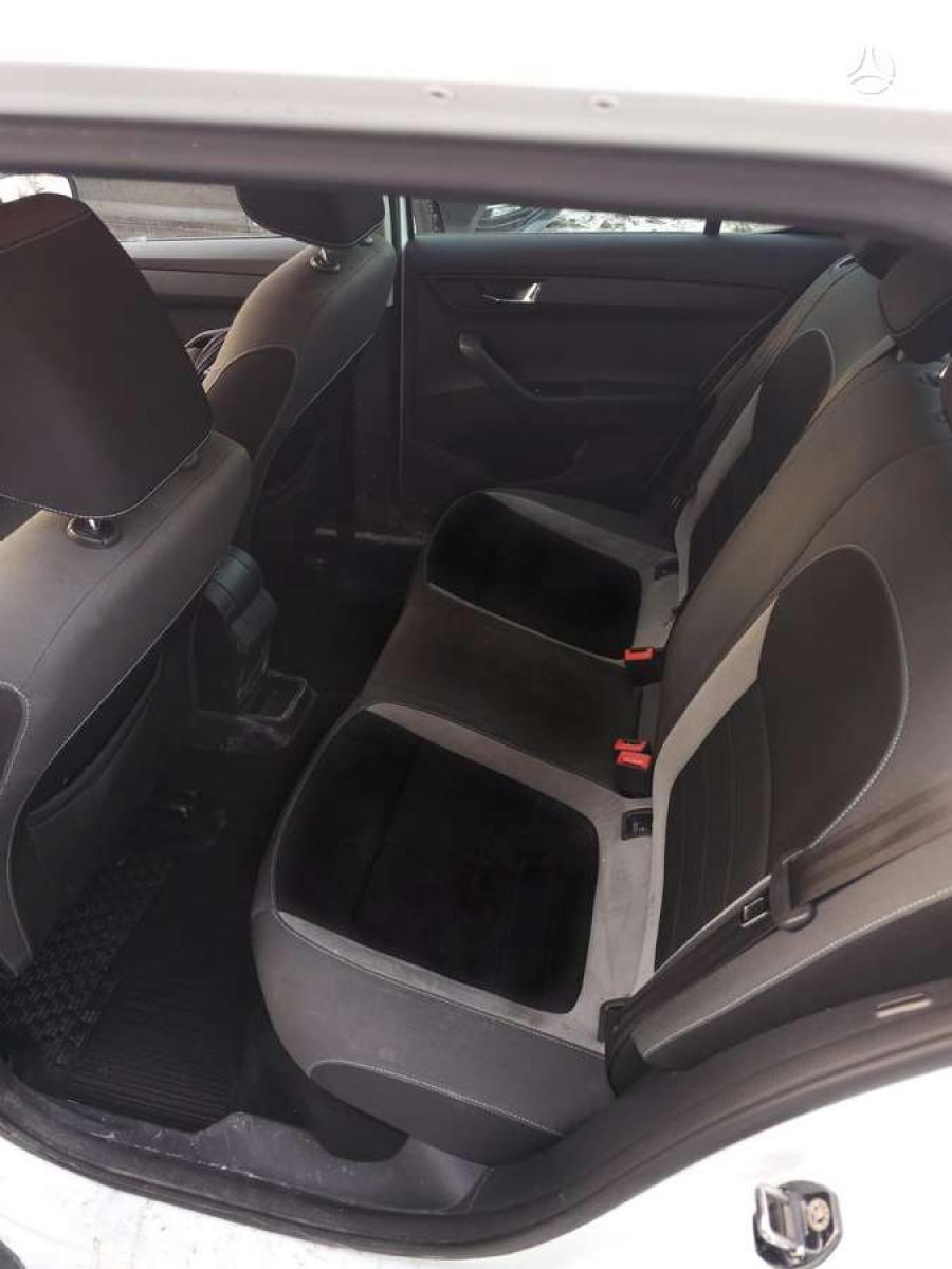 White Skoda Fabia 2017 in Vilnius, with an engine capacity of 1.42 L and mileage of 244 thousand km for 5989 €, photo 10 on AUTOMOTO.COM.LV