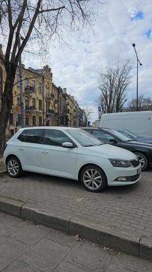 White Skoda Fabia 2017 in Vilnius, with an engine capacity of 1.42 L and mileage of 244 thousand km for 5989 €, photo 12 on AUTOMOTO.COM.LV