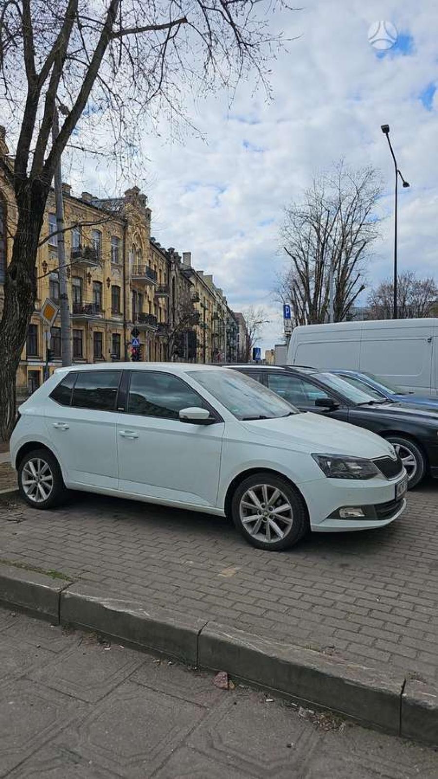 White Skoda Fabia 2017 in Vilnius, with an engine capacity of 1.42 L and mileage of 244 thousand km for 5989 €, photo 12 on AUTOMOTO.COM.LV