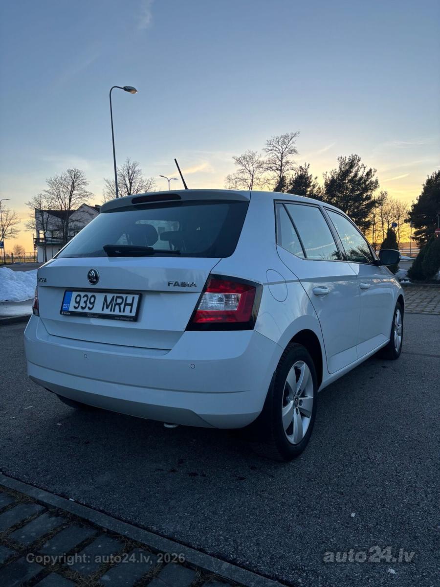 Balts Skoda Fabia 2017 Kuresāre, ar dzinēja tilpumu 1.20 L un nobraukumu 84 tūkst. km par 6500 €, foto 6 vietnē AUTOMOTO.COM.LV