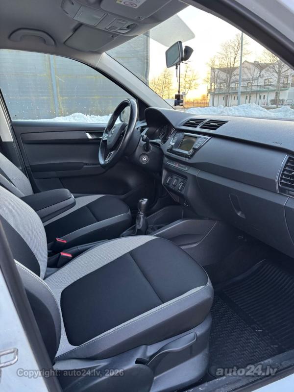 White Skoda Fabia 2017 in Kuressaare, with an engine capacity of 1.20 L and mileage of 84 thousand km for 6500 €, photo 11 on AUTOMOTO.COM.LV