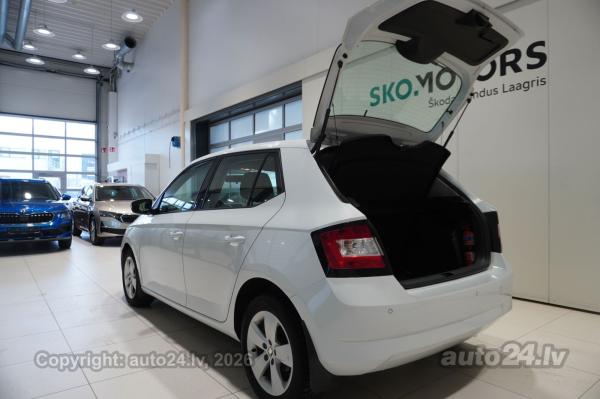 Balts Skoda Fabia 2017 Tallina, ar dzinēja tilpumu 1.00 L un nobraukumu 161 tūkst. km par 6900 €, foto 5 vietnē AUTOMOTO.COM.LV