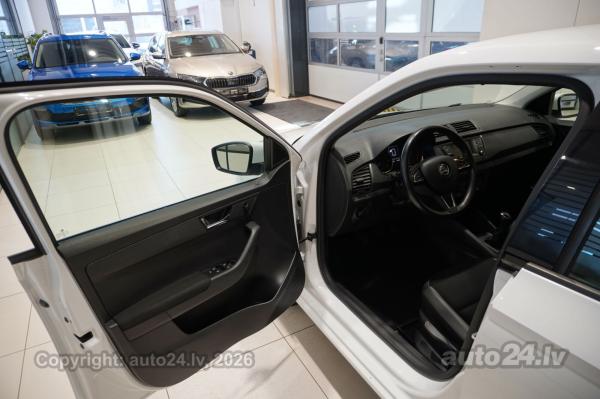Balts Skoda Fabia 2017 Tallina, ar dzinēja tilpumu 1.00 L un nobraukumu 161 tūkst. km par 6900 €, foto 10 vietnē AUTOMOTO.COM.LV