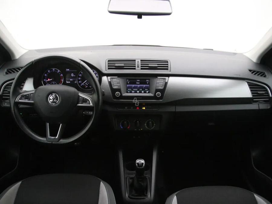 Balts Skoda Fabia 2017 Viļņa, ar dzinēja tilpumu 1.20 L un nobraukumu 196 tūkst. km par 6899 €, foto 3 vietnē AUTOMOTO.COM.LV