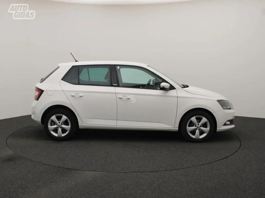 Balts Skoda Fabia 2017 Viļņa, ar dzinēja tilpumu 1.20 L un nobraukumu 196 tūkst. km par 6899 €, foto 10 vietnē AUTOMOTO.COM.LV