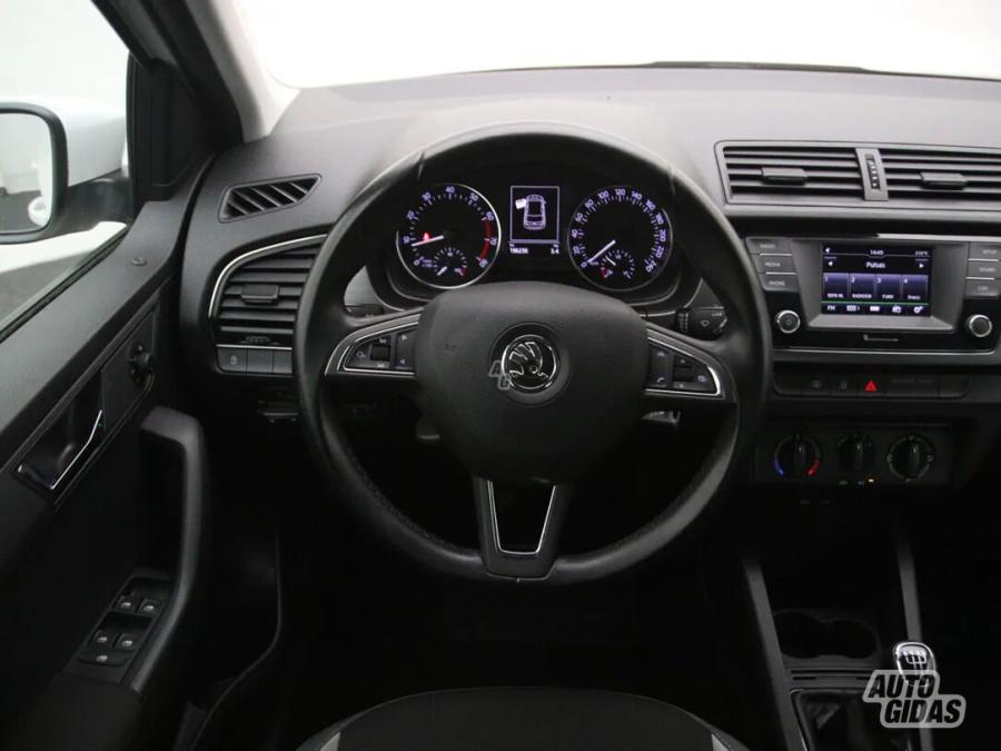 Balts Skoda Fabia 2017 Viļņa, ar dzinēja tilpumu 1.20 L un nobraukumu 196 tūkst. km par 6899 €, foto 18 vietnē AUTOMOTO.COM.LV