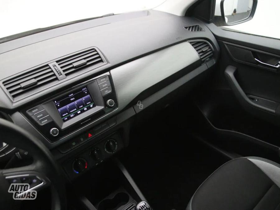 Balts Skoda Fabia 2017 Viļņa, ar dzinēja tilpumu 1.20 L un nobraukumu 196 tūkst. km par 6899 €, foto 22 vietnē AUTOMOTO.COM.LV