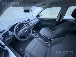 Balts Skoda Fabia 2017 Rīga, ar dzinēja tilpumu 1.40 L un nobraukumu 265 tūkst. km par 3990 €, foto 8 vietnē AUTOMOTO.COM.LV