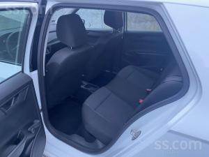 Balts Skoda Fabia 2017 Rīga, ar dzinēja tilpumu 1.40 L un nobraukumu 265 tūkst. km par 3990 €, foto 10 vietnē AUTOMOTO.COM.LV