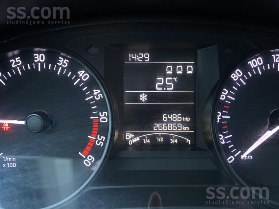Balts Skoda Fabia 2017 Rīga, ar dzinēja tilpumu 1.40 L un nobraukumu 265 tūkst. km par 3990 €, foto 13 vietnē AUTOMOTO.COM.LV