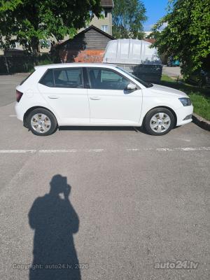 White Skoda Fabia 2017 in Tallinn, with an engine capacity of 1.40 L and mileage of 337 thousand km for 4000 €, photo 4 on AUTOMOTO.COM.LV