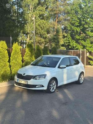 White Skoda Fabia 2017 in Vilnius, with an engine capacity of 1.42 L and mileage of 250 thousand km for 4950 €, photo 3 on AUTOMOTO.COM.LV