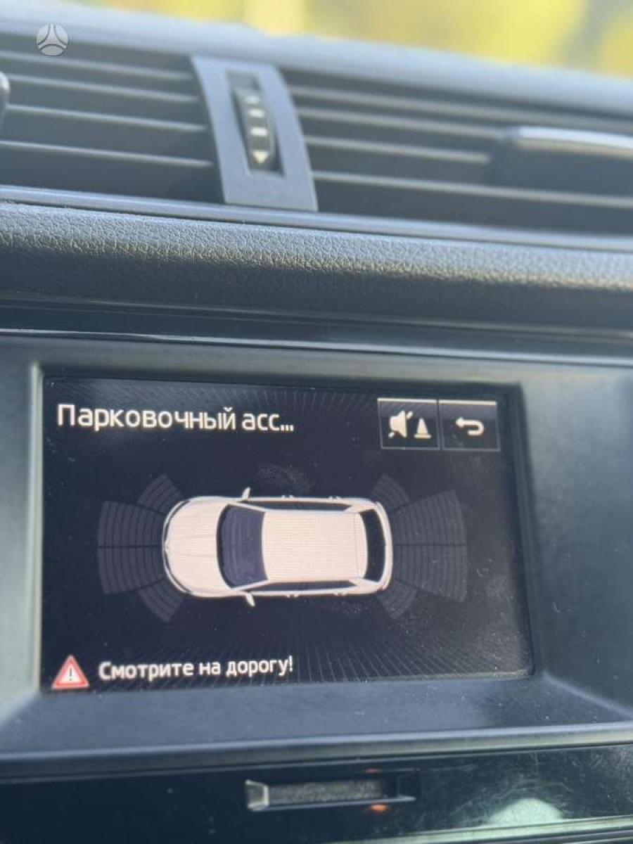 White Skoda Fabia 2017 in Vilnius, with an engine capacity of 1.42 L and mileage of 250 thousand km for 4950 €, photo 16 on AUTOMOTO.COM.LV
