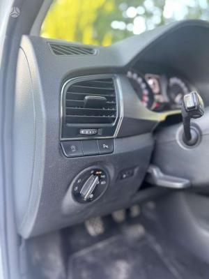 White Skoda Fabia 2017 in Vilnius, with an engine capacity of 1.42 L and mileage of 250 thousand km for 4950 €, photo 17 on AUTOMOTO.COM.LV