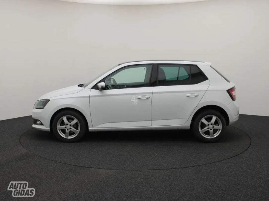 Balts Skoda Fabia 2017 Viļņa, ar dzinēja tilpumu 1.20 L un nobraukumu 168 tūkst. km par 7099 €, foto 7 vietnē AUTOMOTO.COM.LV