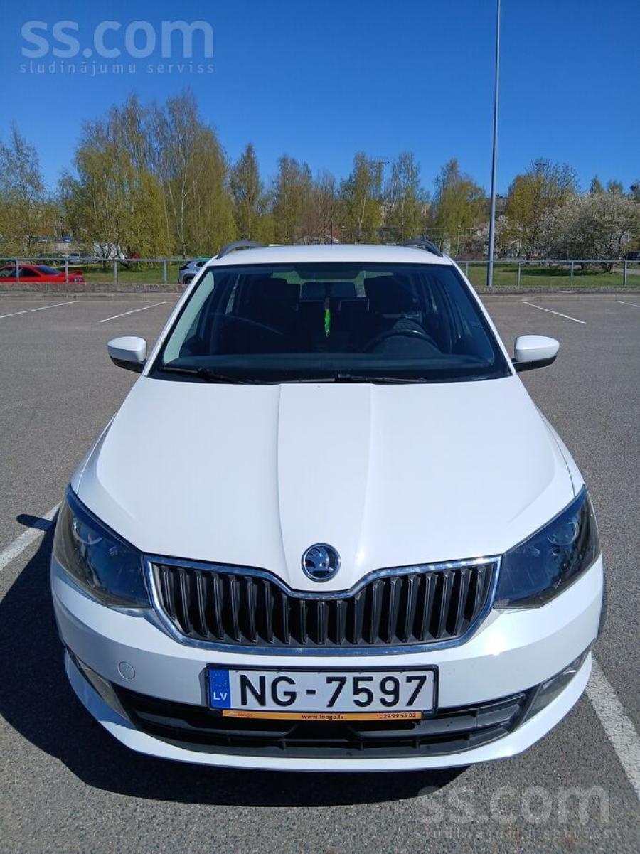 White Skoda Fabia 2018 in Riga, with an engine capacity of 1.00 L and mileage of 204 thousand km for 6800 €, photo 1 on AUTOMOTO.COM.LV