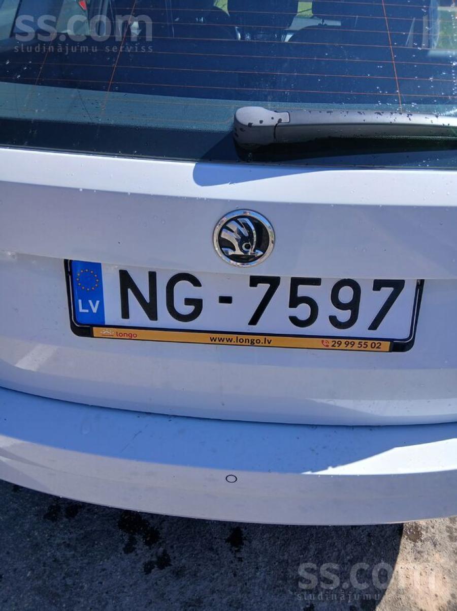 White Skoda Fabia 2018 in Riga, with an engine capacity of 1.00 L and mileage of 204 thousand km for 6800 €, photo 10 on AUTOMOTO.COM.LV