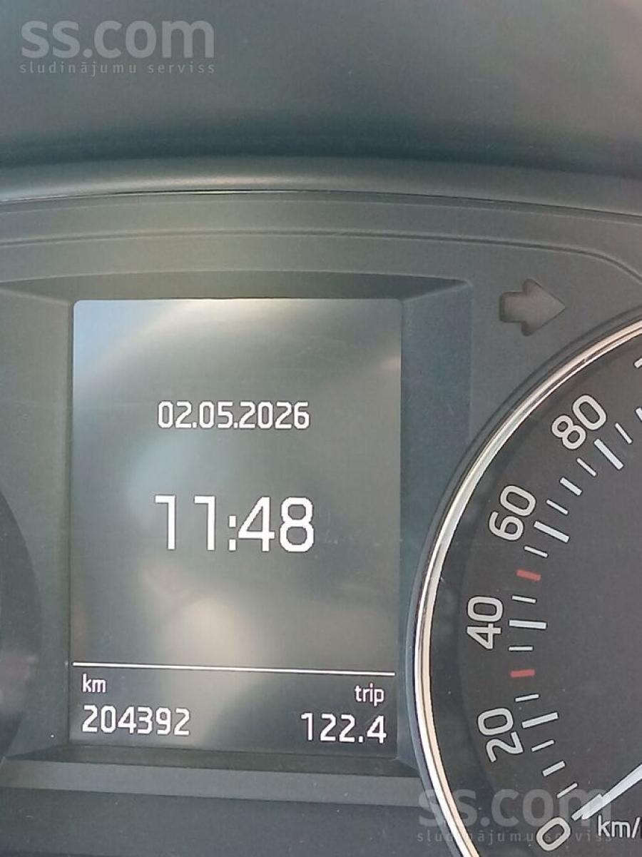 White Skoda Fabia 2018 in Riga, with an engine capacity of 1.00 L and mileage of 204 thousand km for 6800 €, photo 12 on AUTOMOTO.COM.LV