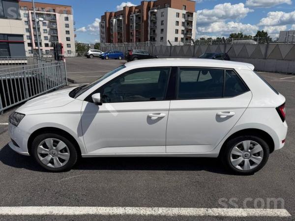 Skoda Fabia 2018 in Riga on AUTOMOTO.COM.LV White Skoda Fabia 2018 in Riga, with an engine capacity of 1.00 L and mileage of 108 thousand km for 6100 €, photo 5 on AUTOMOTO.COM.LV