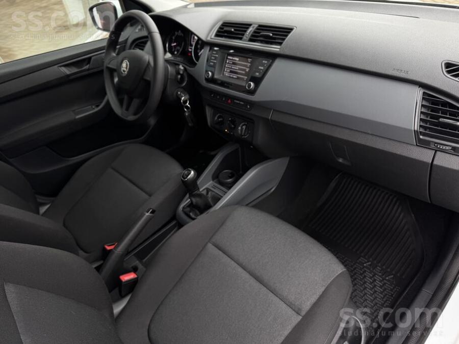 Белый Шкода Фабия 2019 в Валмиера, объемом двигателя 1.00 л и пробегом 120 тыс. км за 8550 €, фото 17 на AUTOMOTO.COM.LV