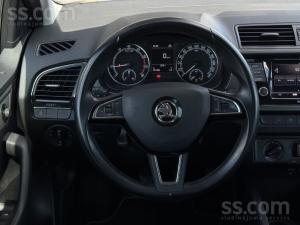 Balts Skoda Fabia 2019 Valmiera, ar dzinēja tilpumu 1.00 L un nobraukumu 161 tūkst. km par 8900 €, foto 10 vietnē AUTOMOTO.COM.LV