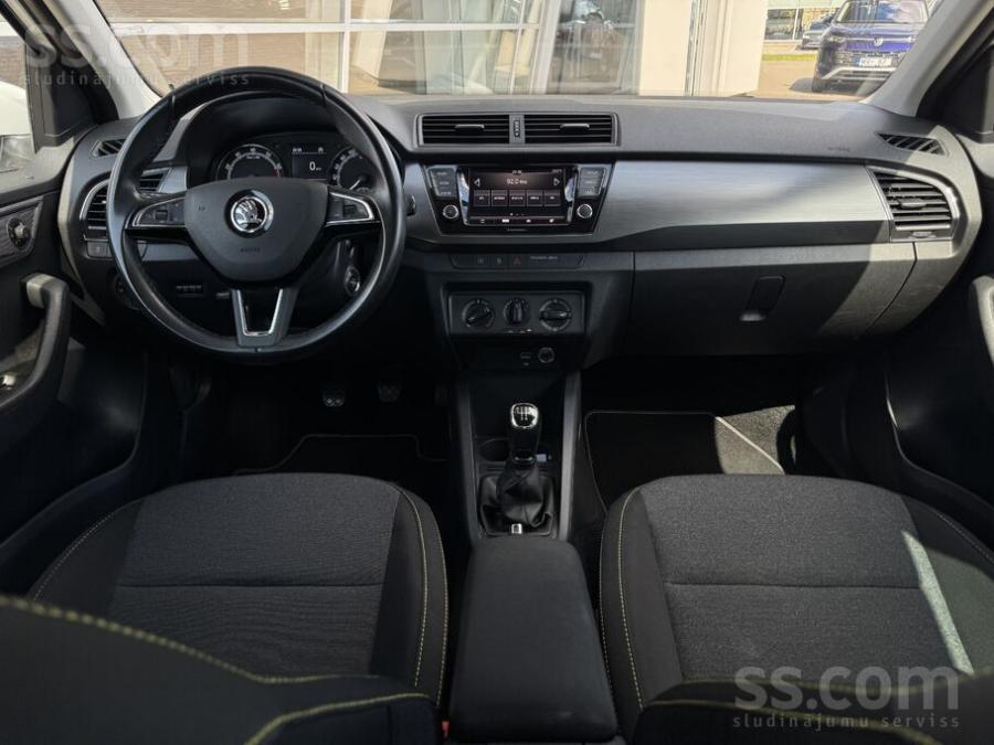 Balts Skoda Fabia 2019 Valmiera, ar dzinēja tilpumu 1.00 L un nobraukumu 161 tūkst. km par 8900 €, foto 19 vietnē AUTOMOTO.COM.LV