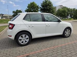 Balts Skoda Fabia 2019 Jonava, ar dzinēja tilpumu 1.00 L un nobraukumu 123 tūkst. km par 6900 €, foto 3 vietnē AUTOMOTO.COM.LV