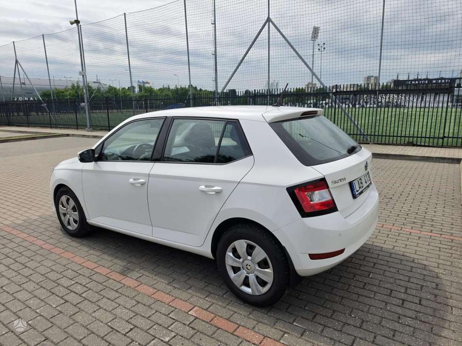 Balts Skoda Fabia 2019 Jonava, ar dzinēja tilpumu 1.00 L un nobraukumu 123 tūkst. km par 6900 €, foto 5 vietnē AUTOMOTO.COM.LV