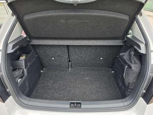 Balts Skoda Fabia 2019 Jonava, ar dzinēja tilpumu 1.00 L un nobraukumu 123 tūkst. km par 6900 €, foto 16 vietnē AUTOMOTO.COM.LV