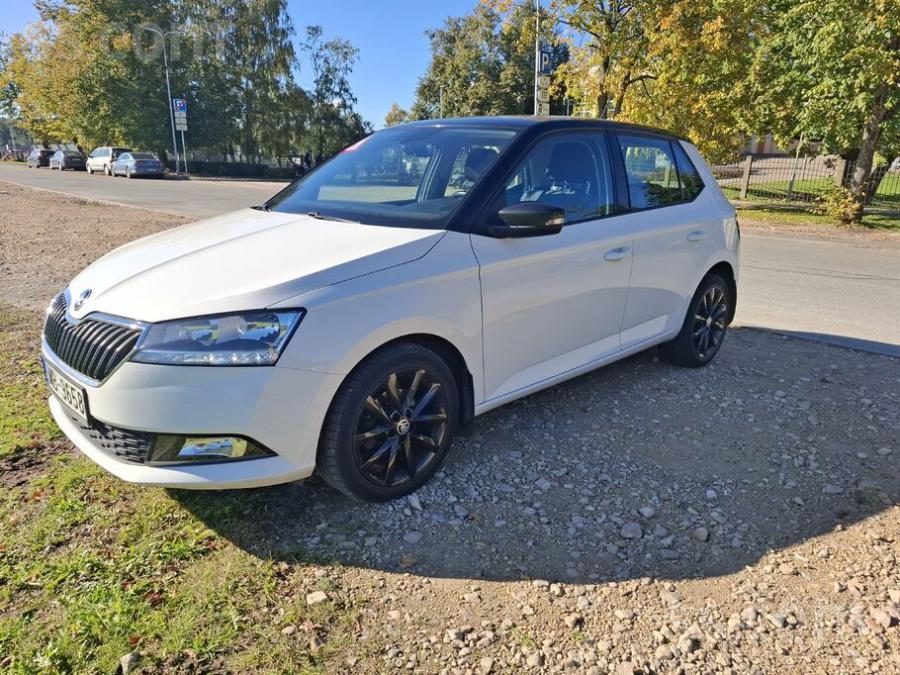 White Skoda Fabia 2019 in Riga, with an engine capacity of 1.00 L and mileage of 124 thousand km for 7100 €, photo 6 on AUTOMOTO.COM.LV