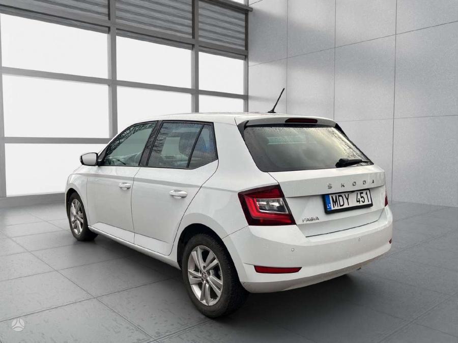 Balts Skoda Fabia 2021 Kauņa, ar dzinēja tilpumu 1.00 L un nobraukumu 70 tūkst. km par 11300 €, foto 3 vietnē AUTOMOTO.COM.LV