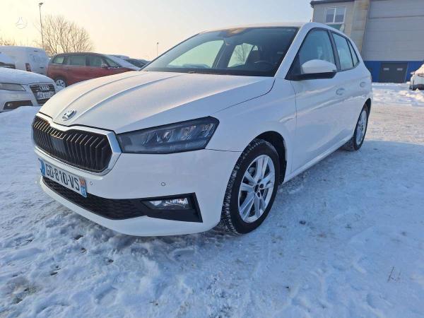 White Skoda Fabia 2021 in Taurage, with an engine capacity of 1.00 L and mileage of 172 thousand km for 8200 €, photo 3 on AUTOMOTO.COM.LV