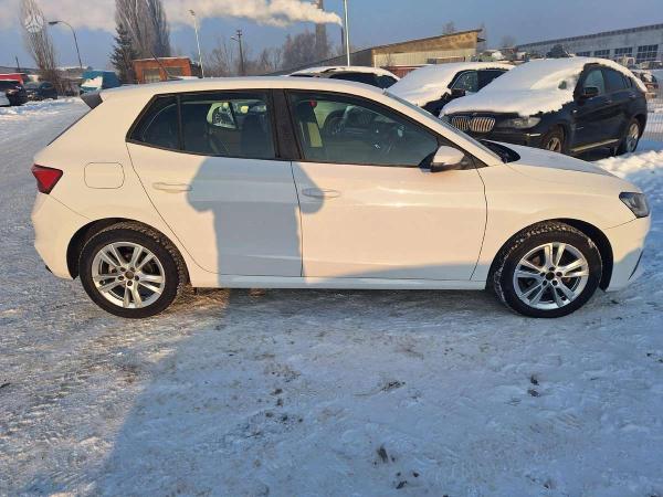 White Skoda Fabia 2021 in Taurage, with an engine capacity of 1.00 L and mileage of 172 thousand km for 8200 €, photo 8 on AUTOMOTO.COM.LV