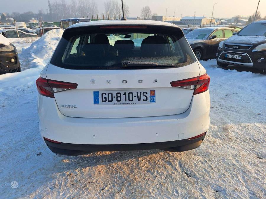 Balts Skoda Fabia 2021 Tauragė, ar dzinēja tilpumu 1.00 L un nobraukumu 172 tūkst. km par 8200 €, foto 6 vietnē AUTOMOTO.COM.LV