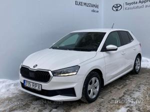 Balts Skoda Fabia 2021 Tallina, ar dzinēja tilpumu 1.00 L un nobraukumu 42 tūkst. km par 11995 €, foto  vietnē AUTOMOTO.COM.LV