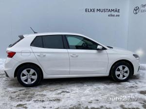 Balts Skoda Fabia 2021 Tallina, ar dzinēja tilpumu 1.00 L un nobraukumu 42 tūkst. km par 11995 €, foto 4 vietnē AUTOMOTO.COM.LV