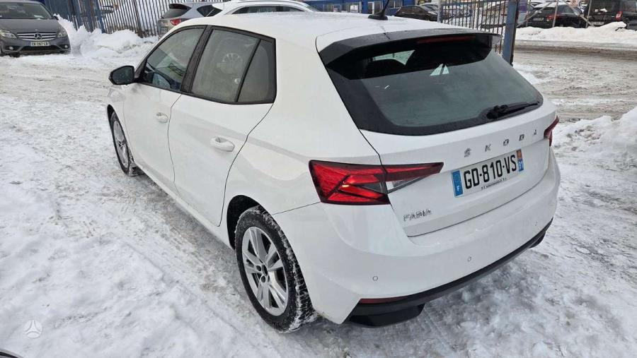 Balts Skoda Fabia 2021 Tauragė, ar dzinēja tilpumu 1.00 L un nobraukumu 175 tūkst. km par 8200 €, foto 5 vietnē AUTOMOTO.COM.LV