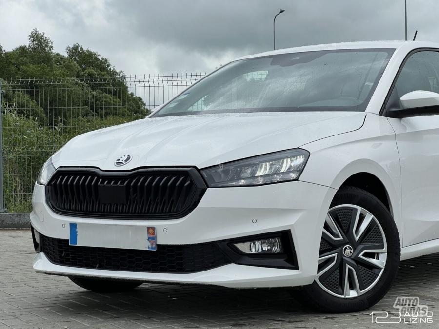 White Skoda Fabia 2021 in Taurage, with an engine capacity of 1.00 L and mileage of 201 thousand km for 8200 €, photo 3 on AUTOMOTO.COM.LV