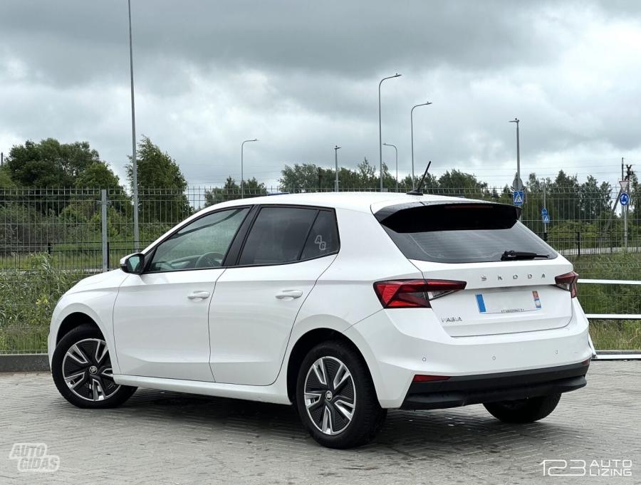 White Skoda Fabia 2021 in Taurage, with an engine capacity of 1.00 L and mileage of 201 thousand km for 8200 €, photo 7 on AUTOMOTO.COM.LV