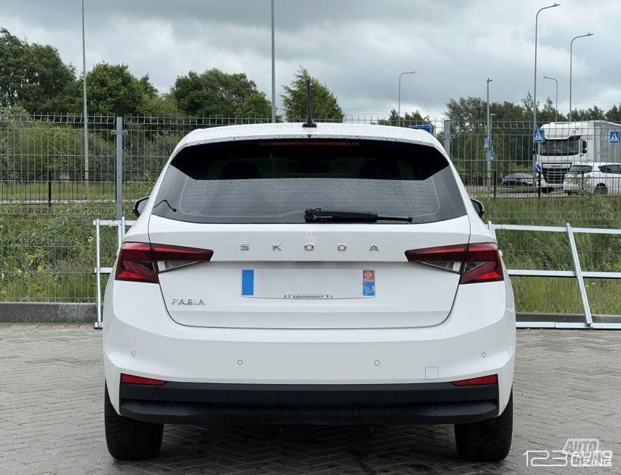 White Skoda Fabia 2021 in Taurage, with an engine capacity of 1.00 L and mileage of 201 thousand km for 8200 €, photo 11 on AUTOMOTO.COM.LV