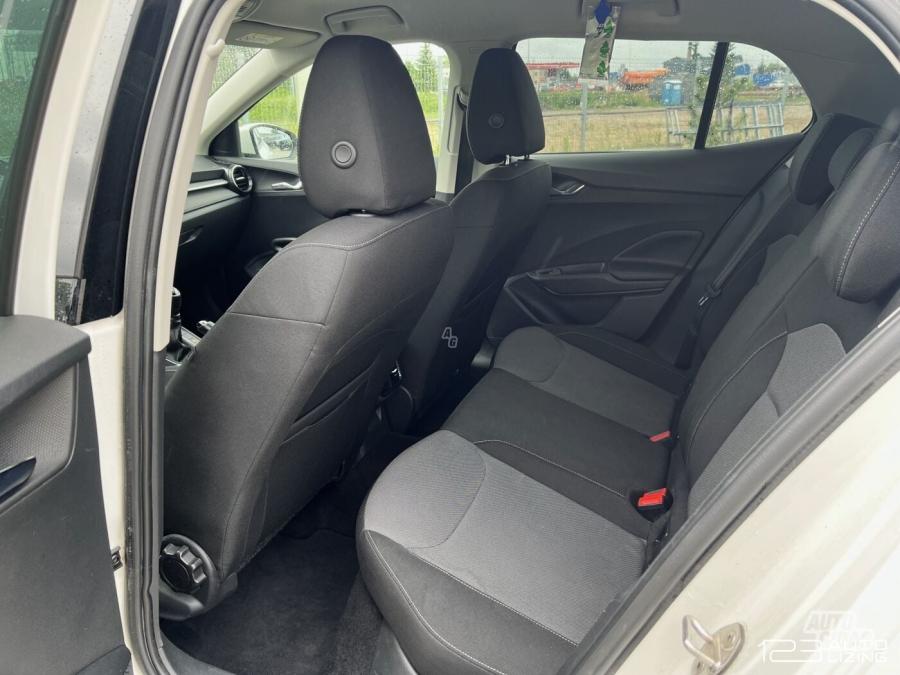 White Skoda Fabia 2021 in Taurage, with an engine capacity of 1.00 L and mileage of 201 thousand km for 8200 €, photo 13 on AUTOMOTO.COM.LV
