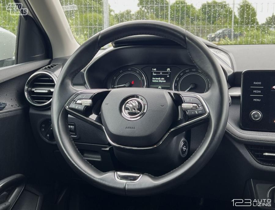 White Skoda Fabia 2021 in Taurage, with an engine capacity of 1.00 L and mileage of 201 thousand km for 8200 €, photo 17 on AUTOMOTO.COM.LV