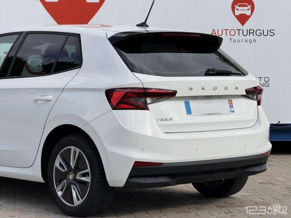 White Skoda Fabia 2021 in Taurage, with an engine capacity of 1.00 L and mileage of 201 thousand km for 7900 €, photo 7 on AUTOMOTO.COM.LV